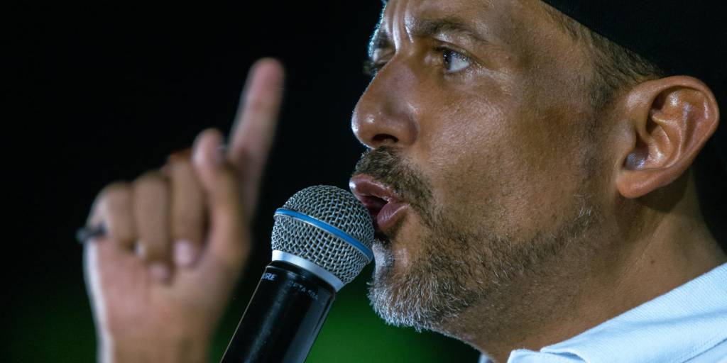 Cabildo aprueba que Luis Fernando Camacho siga ejerciendo como ...